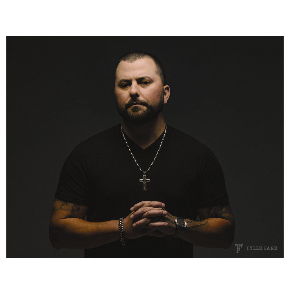 Tyler Farr Close Up 8x10 – Richards and Southern